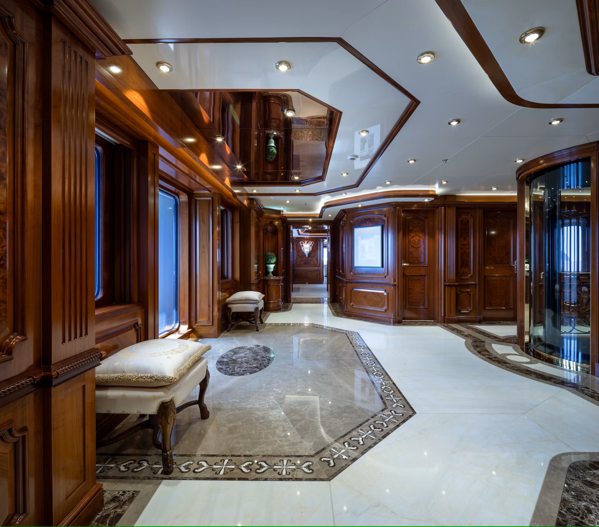 Yacht STARFIRE, Lurssen | CHARTERWORLD Luxury Superyacht Charters